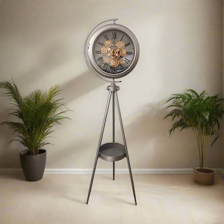Standing Clocks – Ouhout